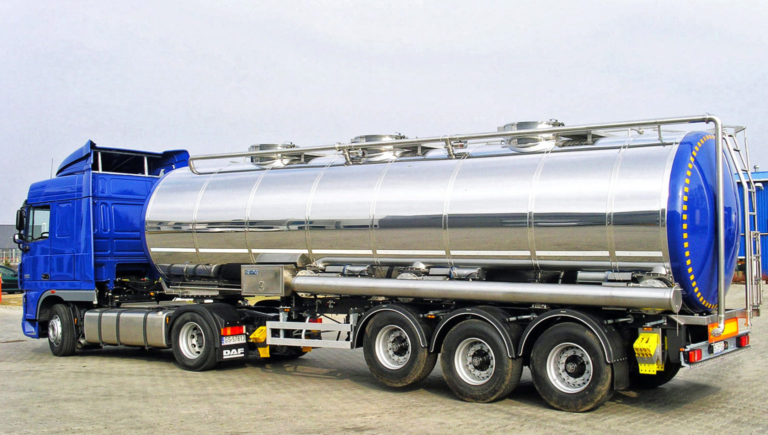 Crude Oil and Natural Gas Transportation by Truck: The Safest Way to ...